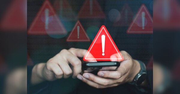 smartphone hacking signs tell someone control your device dont ignore | स्मार्टफोन में दिखें ये ...