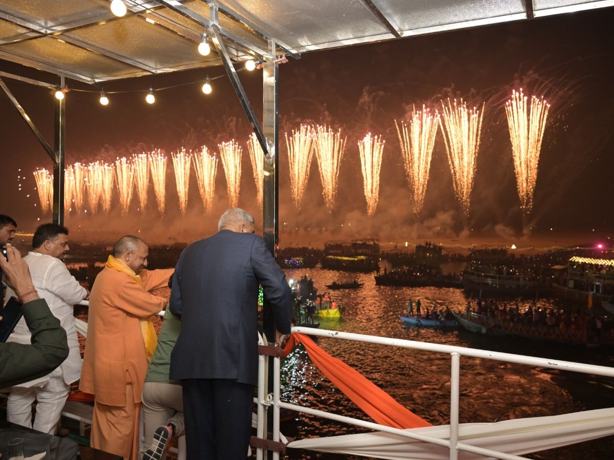 Dev Deepawali Photos record 21 lakh lamps lit on Kashi ghats Kartik ...