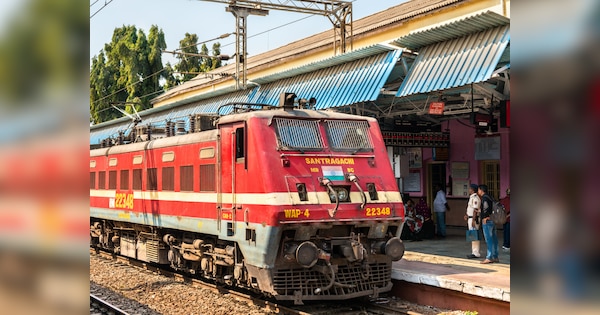 world longest railway platform situated in indias hubli junction your ...
