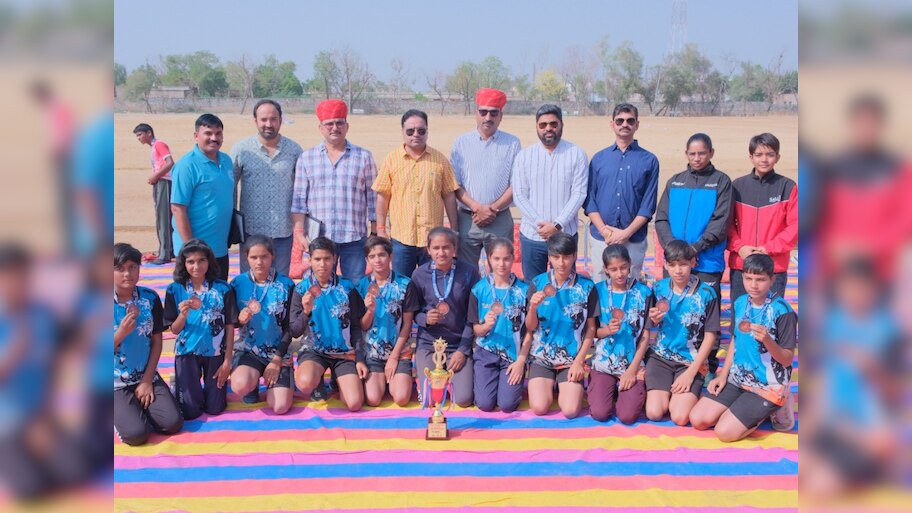 Jalore News: 'राज्यस्तरीय हैंडबॉल प्रतियोगिता' में लड़कियों ने लहराया ...