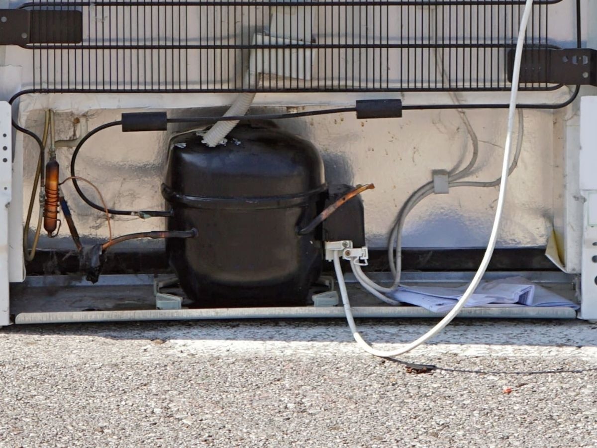 fridge blast happened due to compressor heavy load | सर्दियों में बम की ...