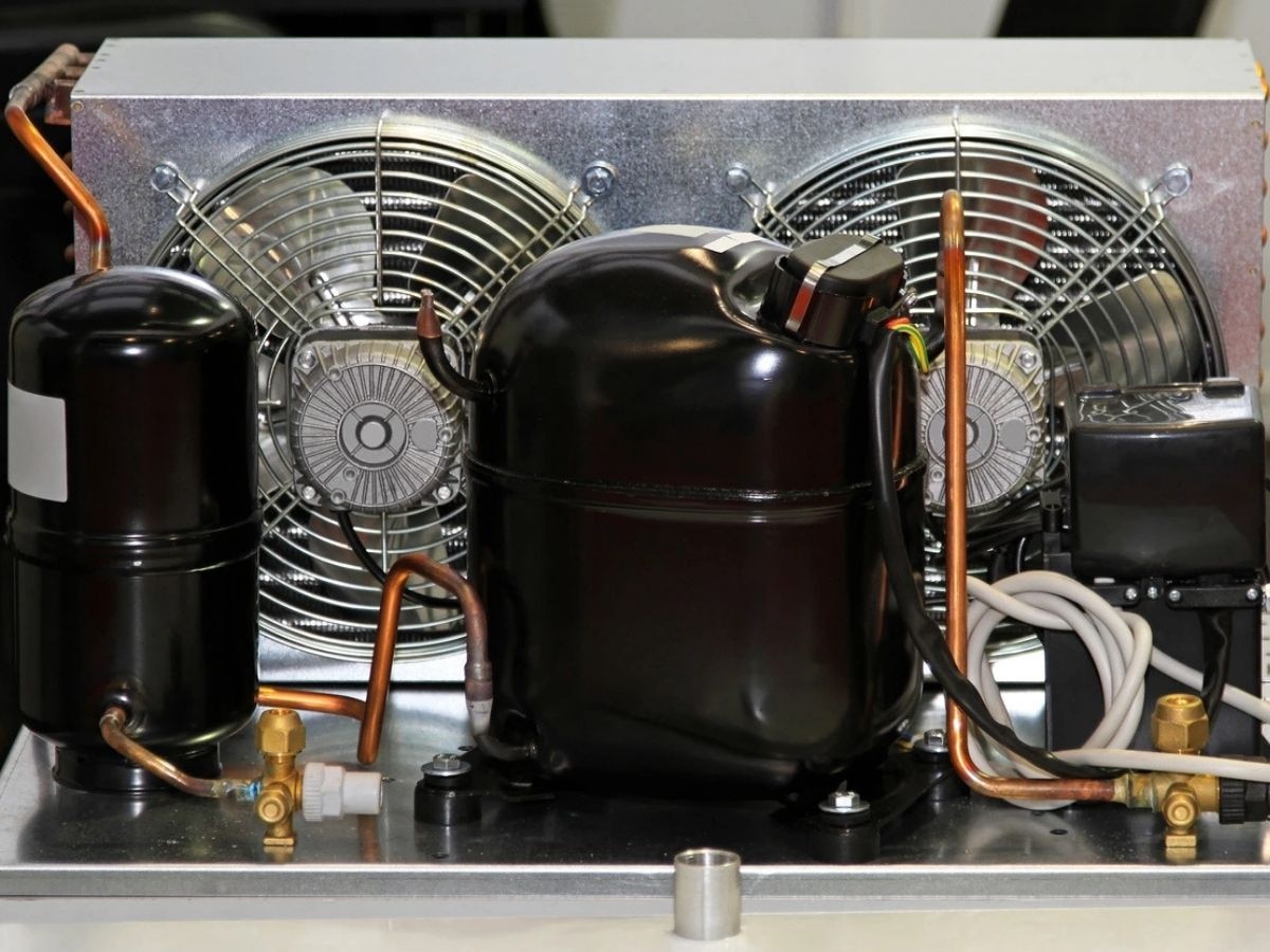 fridge blast happened due to compressor heavy load | सर्दियों में बम की ...