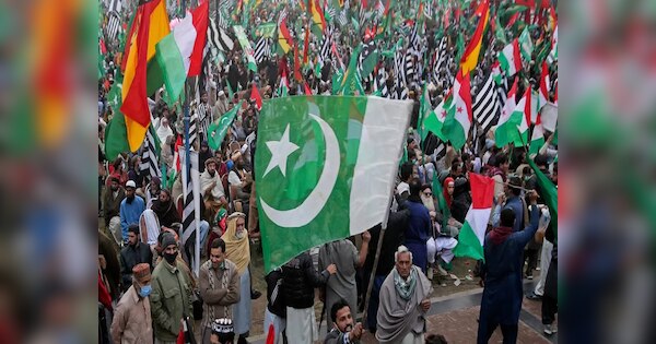 Pakistan Rally Update govt gave shoot at sight order read the detail ...