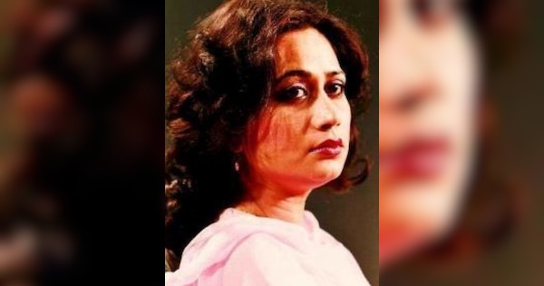 Shayari Parveen Shakir Famous sher in Hindi | Shayari: देखना है खींचता ...