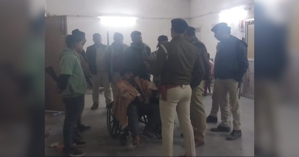 Bettiah fearless criminals shot a drug dealer people admitted him in ...