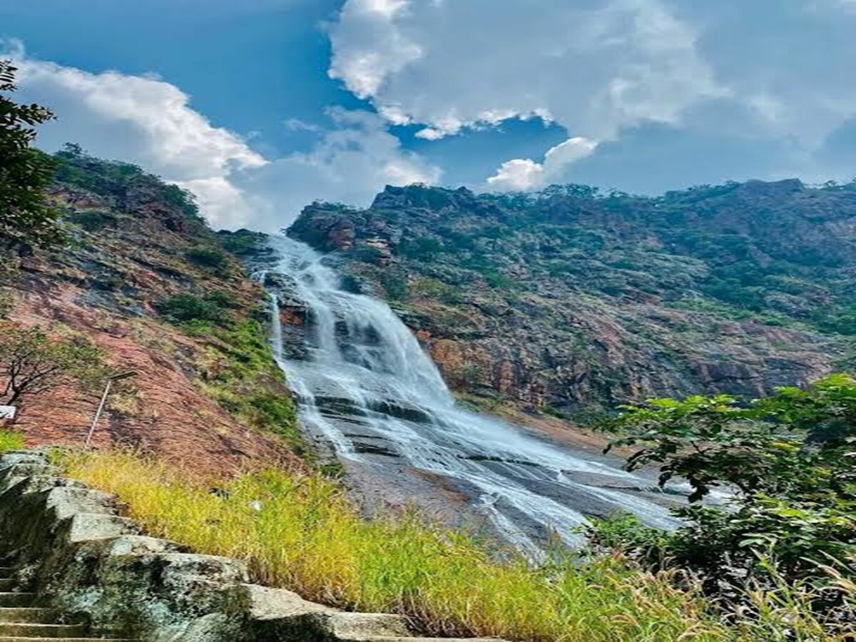 Top 10 Waterfall: ଓଡ଼ିଶାର ଏହି ୧୦ ଜଳପ୍ରପାତ ବୁଲନ୍ତୁ, ଶୀତଦିନେ ପରିବାର ସହ ...