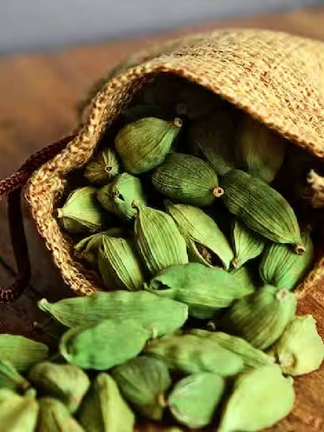 five big benefits of consuming cardamom in winter elaichi khane ke ...