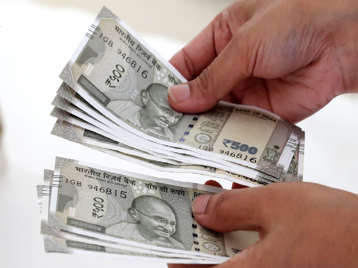 Crorepati Tips want to be rich keep pyramid in house money will always rain in home vastu ...