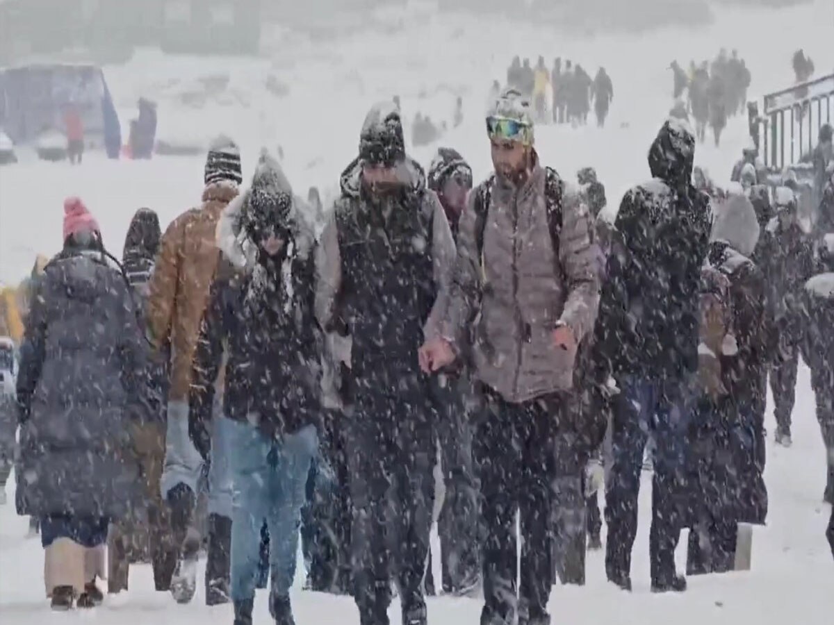 srinagar pahalgam gulmarg sonmarg heavy snowfall in Kashmir valley IMD ...