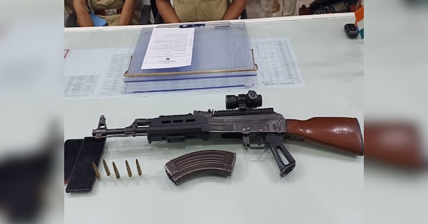 NIA raid Bihar in case of recovery of AK 47 rifle parts huge amount of cash recovered |NIA Raid ...