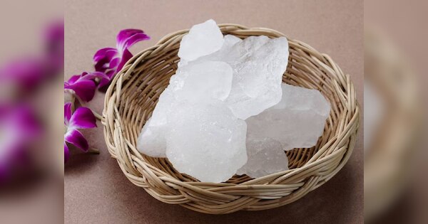 fitkari ke upay astro remedies alum for money and good luck | मां ...