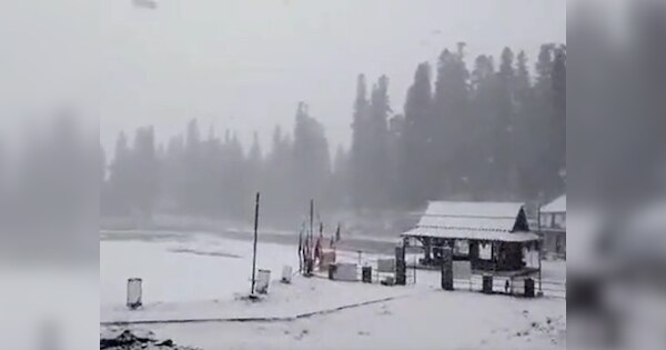 Snowfall near Bada Kamrunaag temple mandi district administration ...