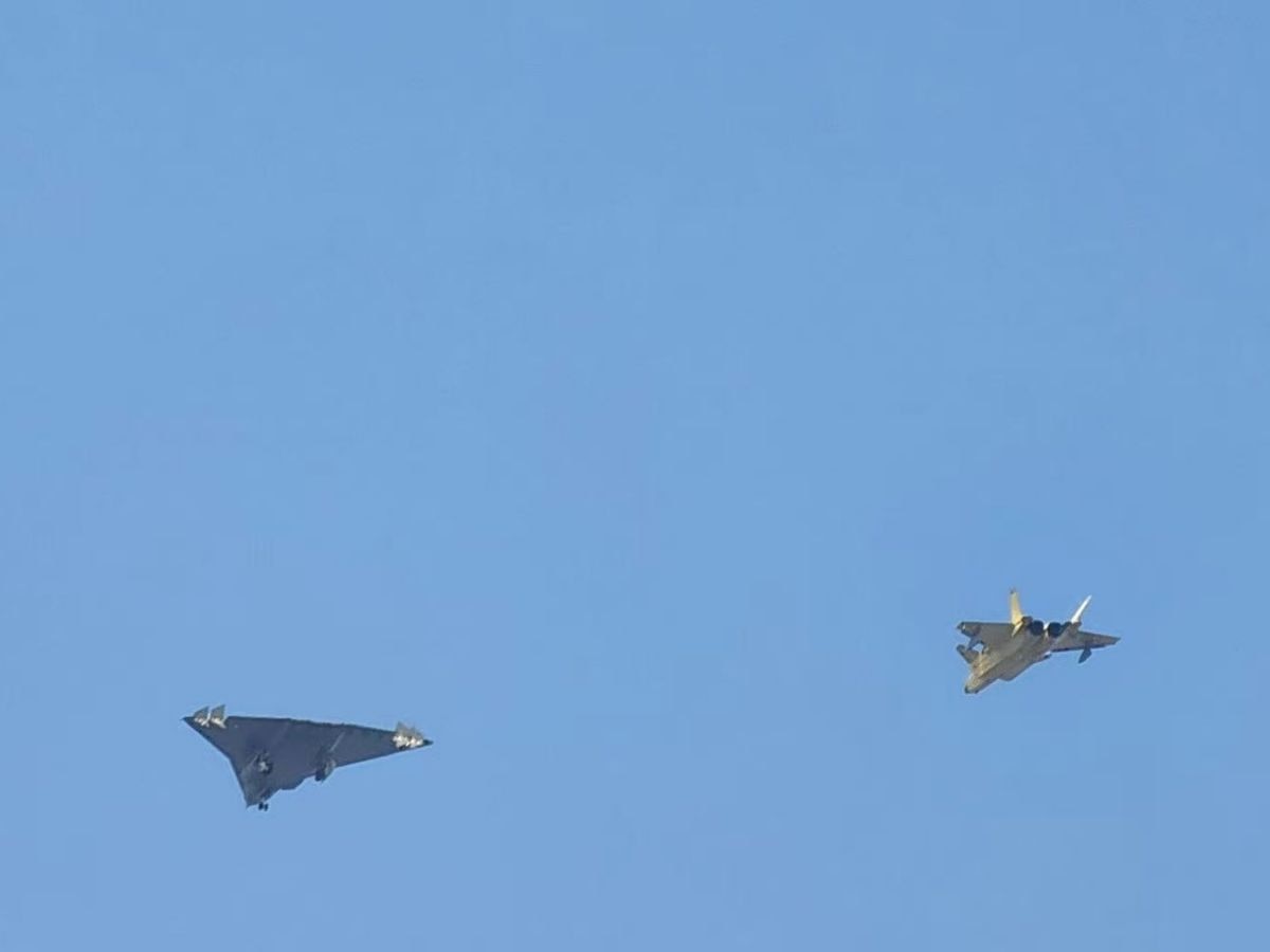 China 6th Gen Fighter Jet First Flight Video Photos | China News in ...