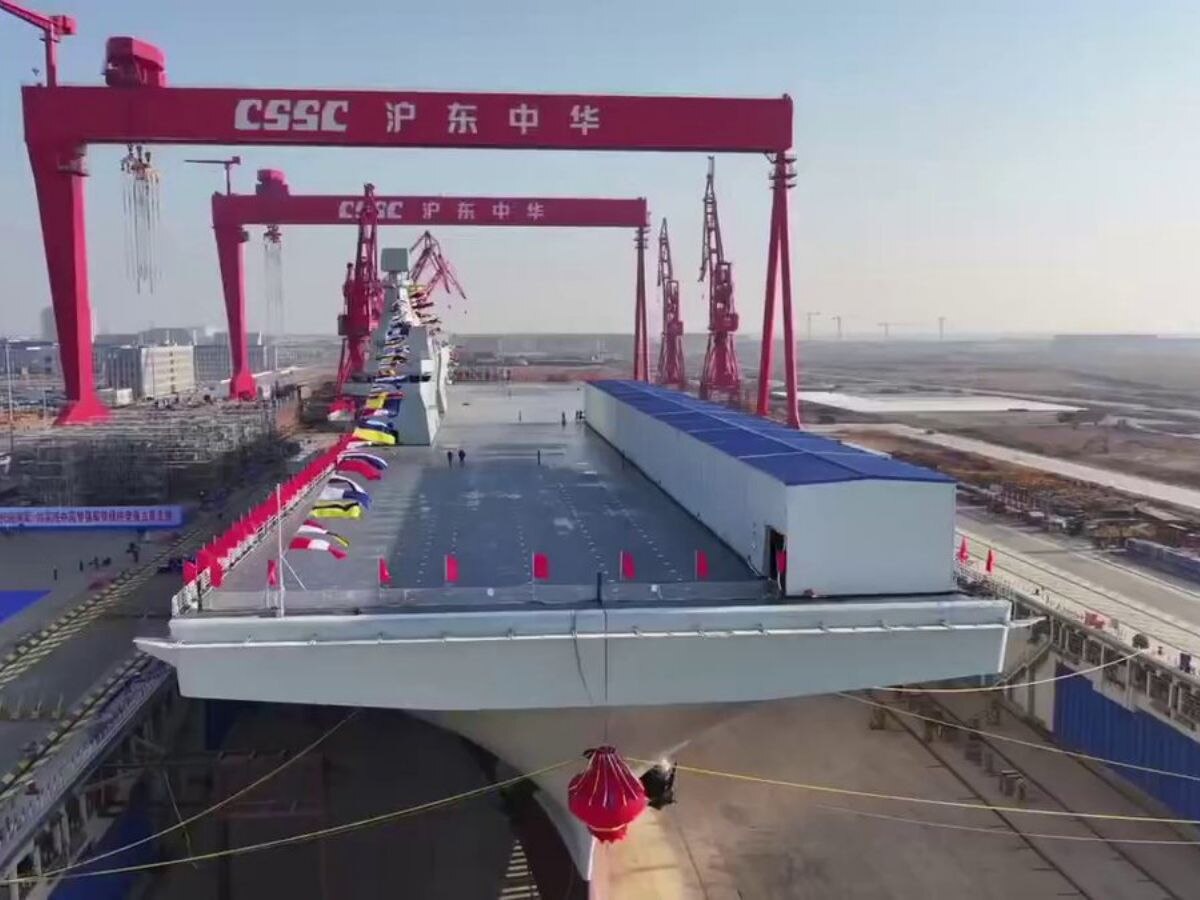 World's Largest Naval Amphibious Assault Ship | China Largest Assault ...