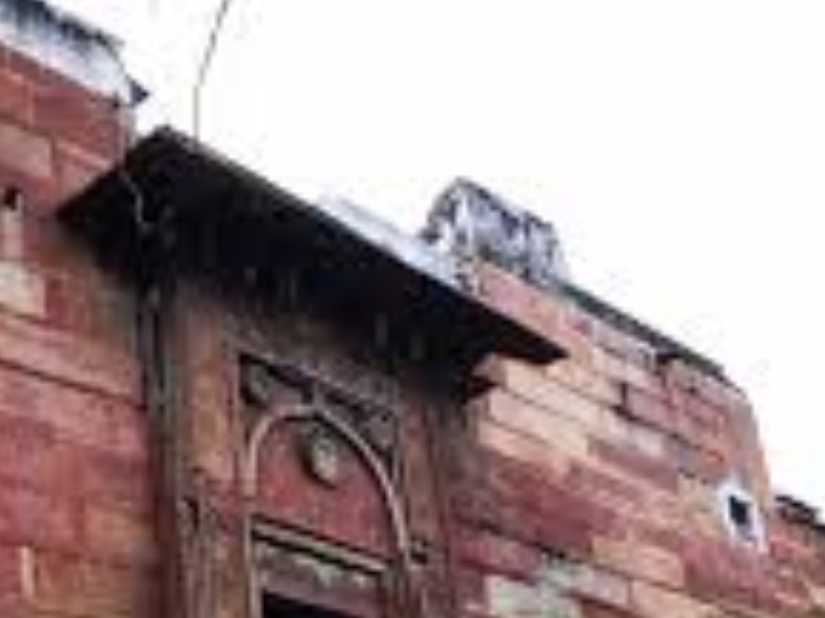 Matia Mahal History: हरियाणा के पलवल में है घोड़े की बनावट वाला महल ...