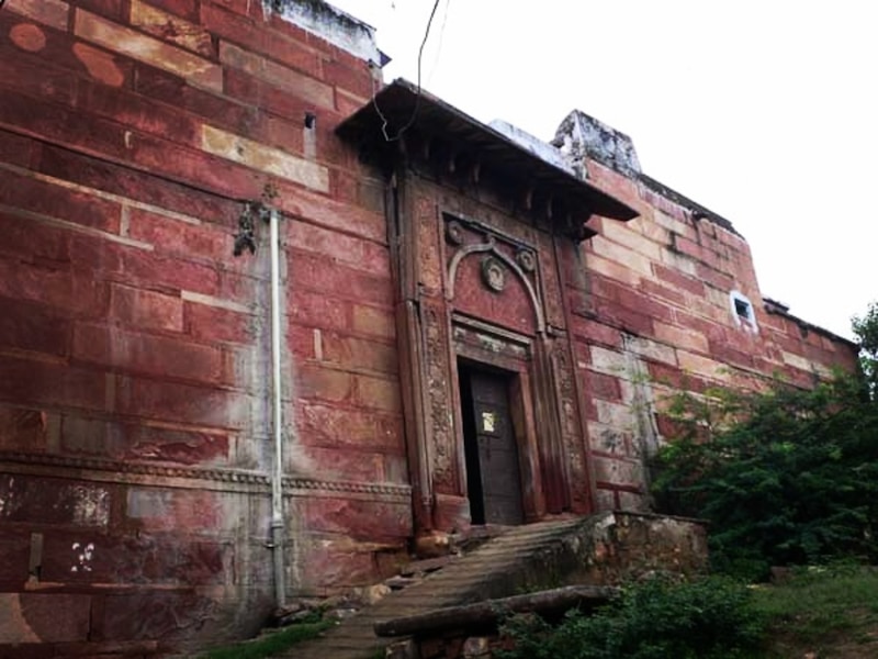 Matia Mahal History: हरियाणा के पलवल में है घोड़े की बनावट वाला महल ...