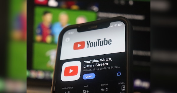 YouTube Play Something button helping right video without excessive ...