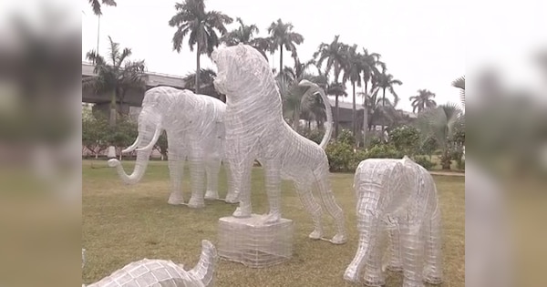 Patna Harding Park has sculptures in shape of 22 different animals ...
