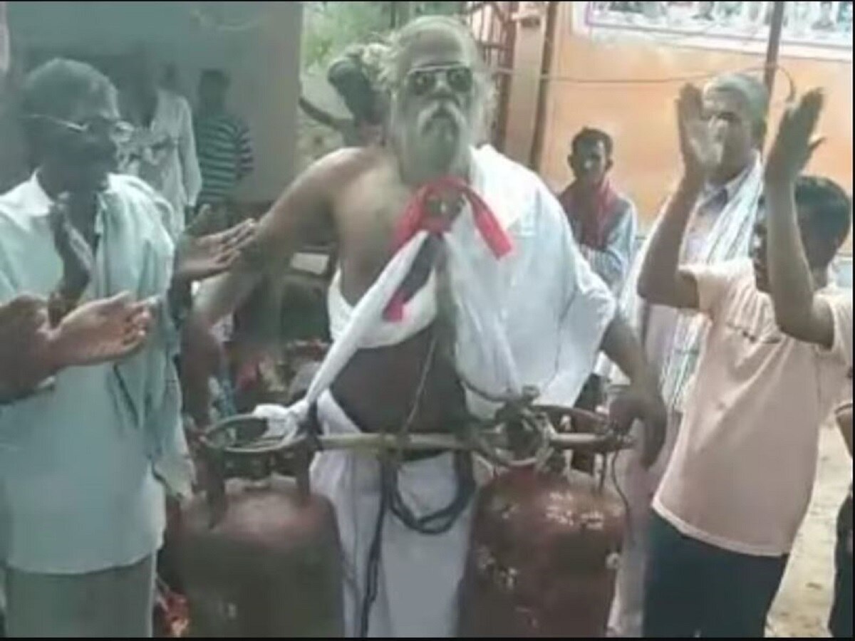 MahaKumbh Mela 2025 strange Babas Photos including Environment Baba ...