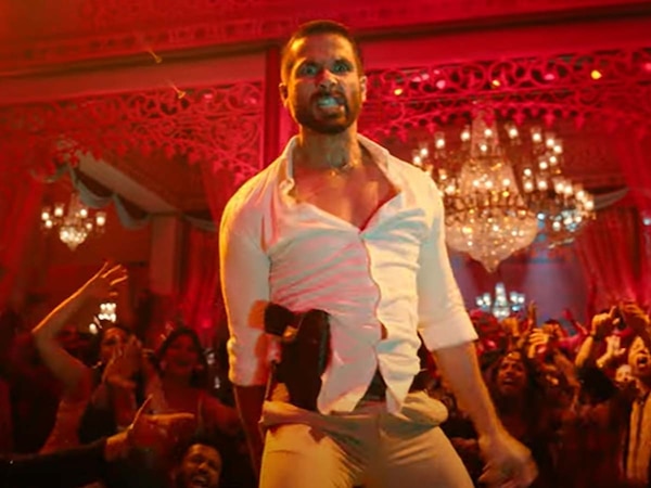 Bhasad Macha Song Out from Deva Shahid Kapoor Pooja Hegde Movie Mika ...