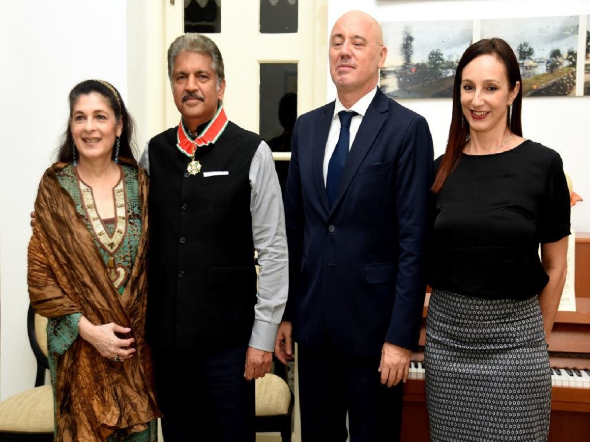 who is anand mahindra wife kon hai anand mahindra ka patni। Anand ...