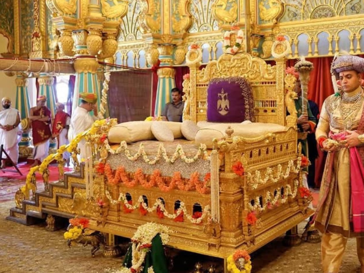 Mysore Palace inside photos। Why was Mysore Palace burnt। why Mysore Palace is famous। Amba ...