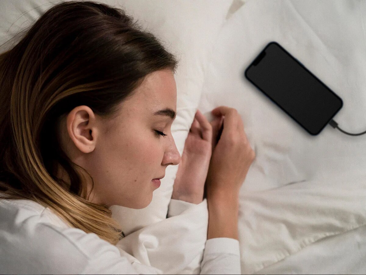 Smartphone Blast 5 Common Mistakes When Charging Your Phone | Smartphone से होगा घर ब्लास्ट ...