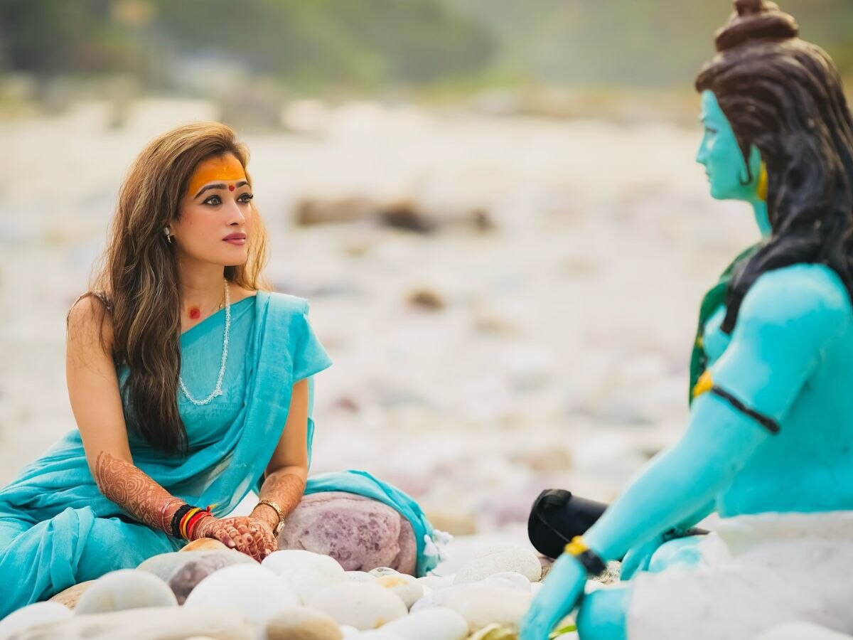 Mahakumbh 2025 Harsha became famous as the most beautiful Sadhvi ...