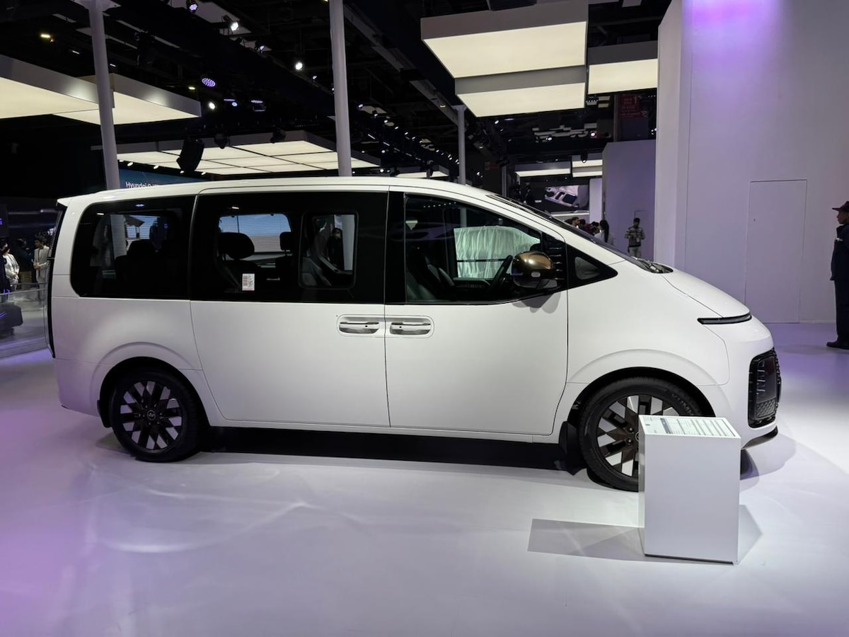 Hyundai Staria MPV Debuted In India At Bharat mobility Auto Expo 2025 ...
