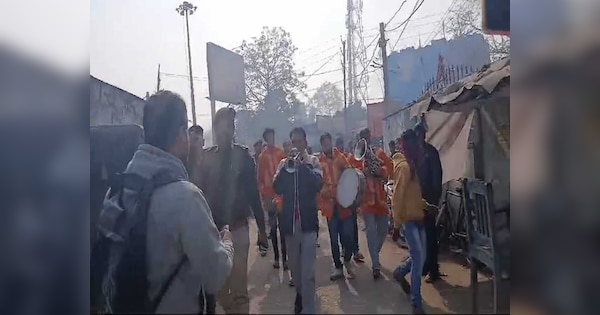bettiah police took out baraat with band and music pasted posters at ...