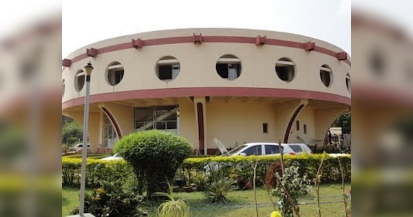 Special preparations for parade at Pathani Samanta Planetarium