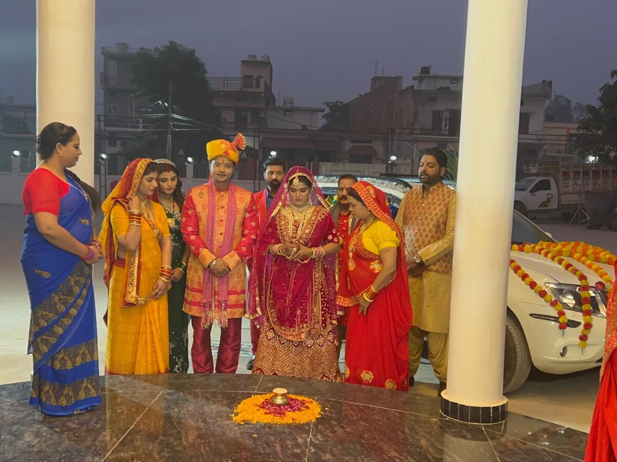 Bhojpuri actress Shruti Rao shared pictures from Muhurta of the ...