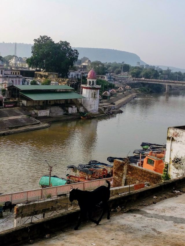 Enjoy the natural swimming pool here in Chitrakoot for free the place ...