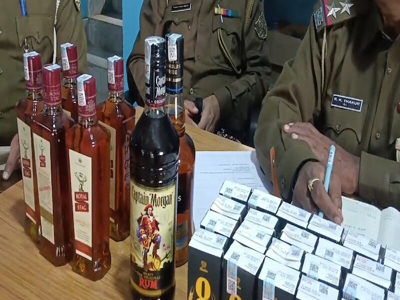 illegal liquor recovered by bagaha police female smuggler herself was doing home delivery ...