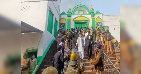 judicial investigation commission which reached Sambhal will record ...