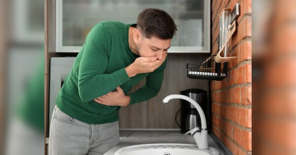 discomfort pain to vomiting early signs of heart attack and stroke ...