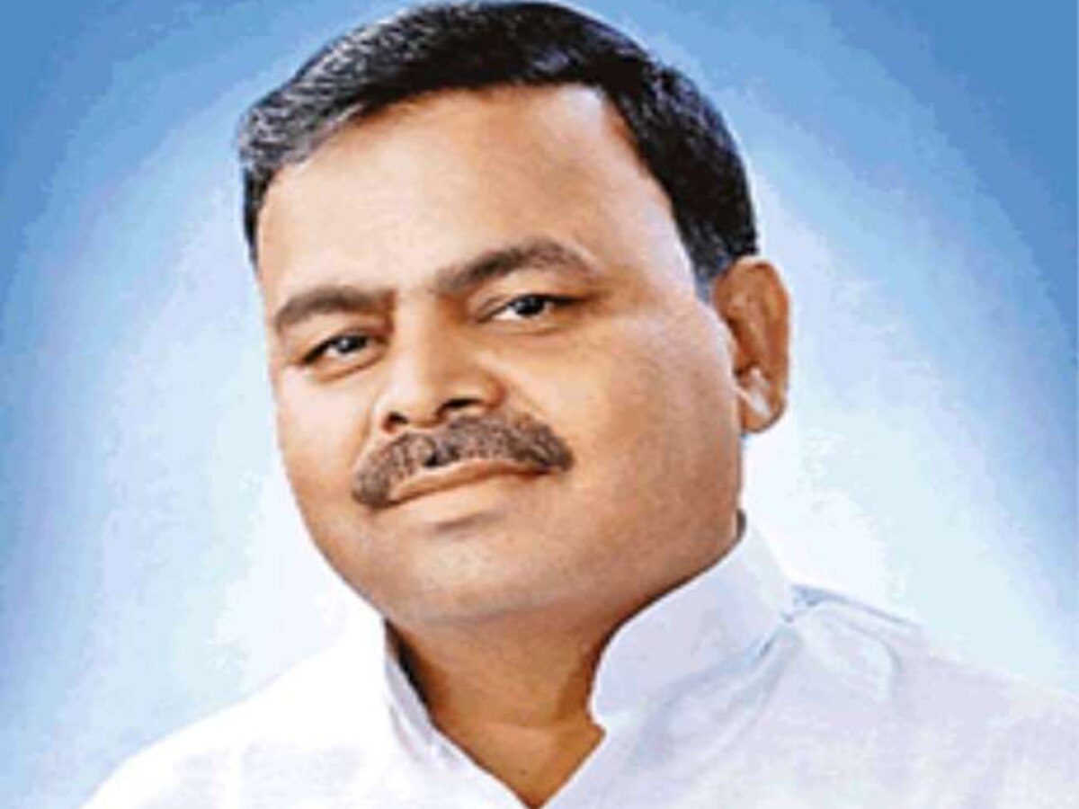 Delhi Election 2025: दिल्ली चुनाव से पहले AAP को लगा बड़ा झटका, 7 विधायकों ने पार्टी से दिया इस्तीफा