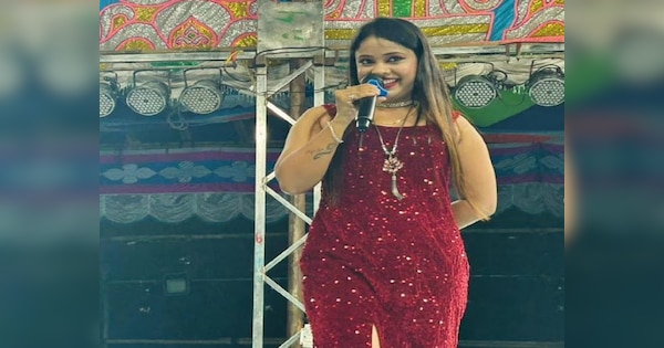 this photos of singer Liza from jatra Gouri gananatya goes viral