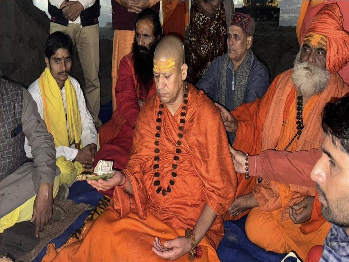 Mahakumbh 2025 Satua Baba to Sadhvi Ritambhara disciple Sadhvi ...