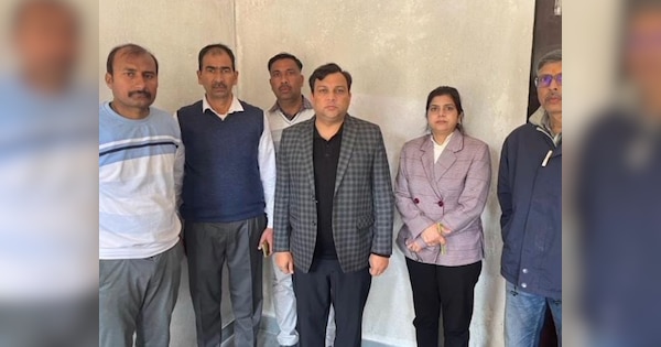 Vigilance team arrested Pharmaceutical Dept Assistant Commissioner of ...
