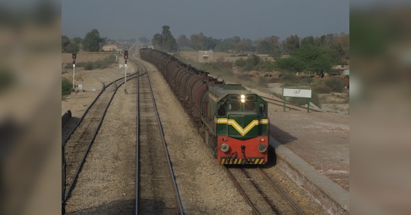 how are Pakistani Railways compared to India See picture of trains ...