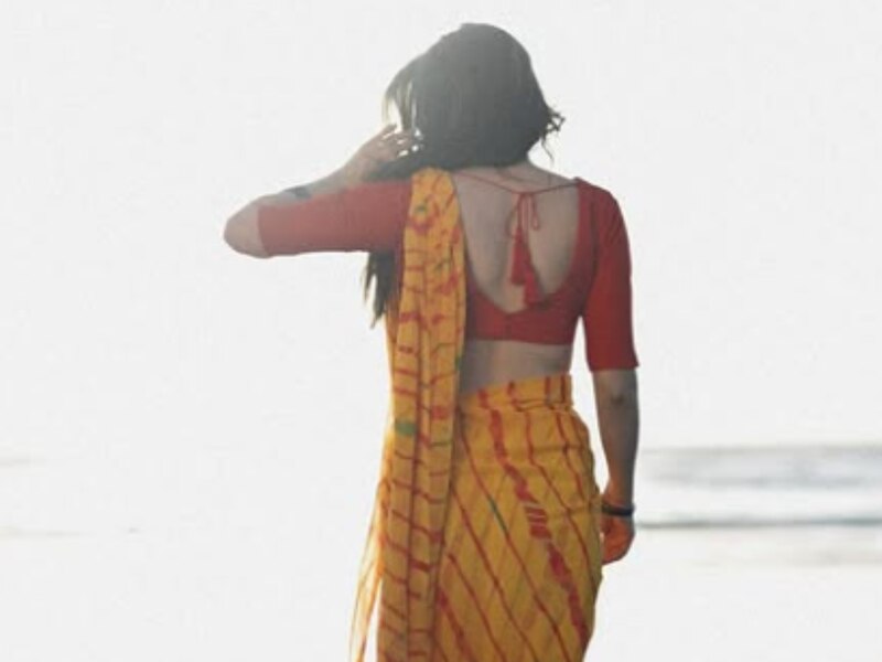 shahruk khan Raees actress Mahira Khan beach photos pakistani actress ...