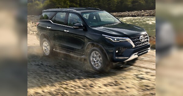 toyota fortuner base model price ex showroom check here | 50 नहीं ये है ...