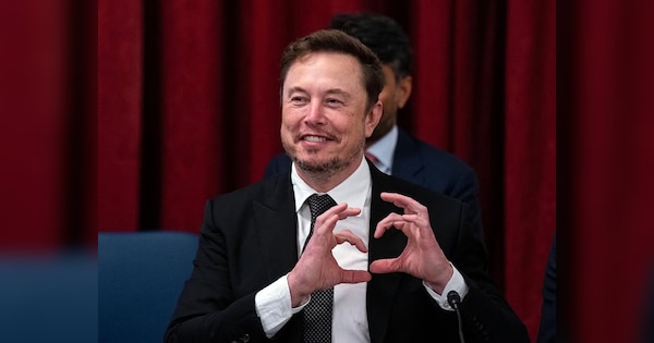 Employee Said Elon Musk Happy Valentines Day Gave This Reaction | महिला ...