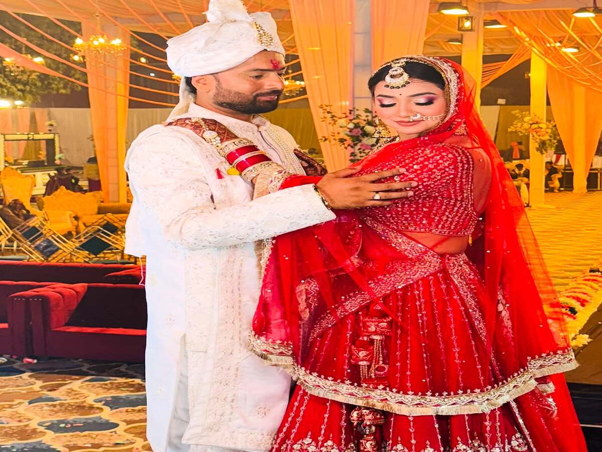 bhojpuri expression queen astha singh married shubham singh actress ... bhojpuri expression queen astha singh married shubham singh actress ...