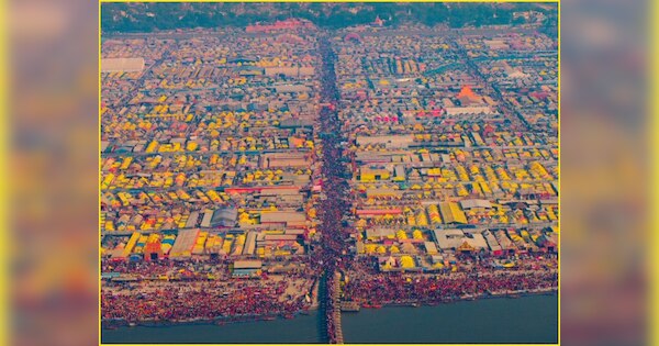 UNESCO director Tim Curtis took a dip in Sangam | यूनेस्को के निदेशक ...