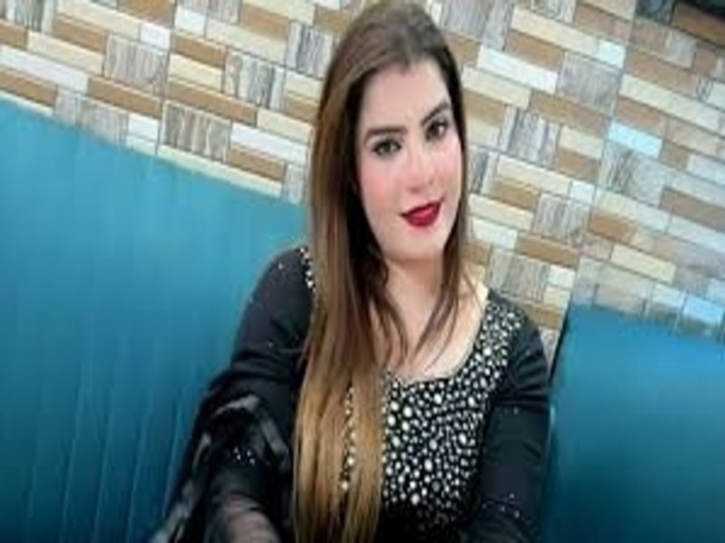 Delhi lady don gangster zoya khan hashim baba wife arrested with 1 ...