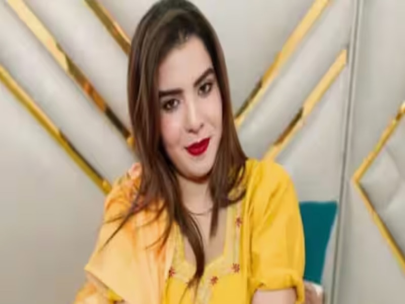 Delhi lady don gangster zoya khan hashim baba wife arrested with 1 ...