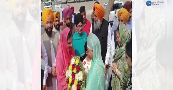 CM Bhagwant Mann wife Dr. Gurpreet Kaur pays obeisance at 550 year old temple | Khanna News ...