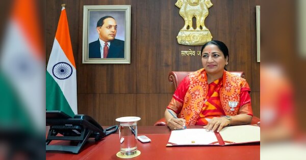 who is Madhu Rani Teotia Who appointed as secretary of delhi CM Rekha ...